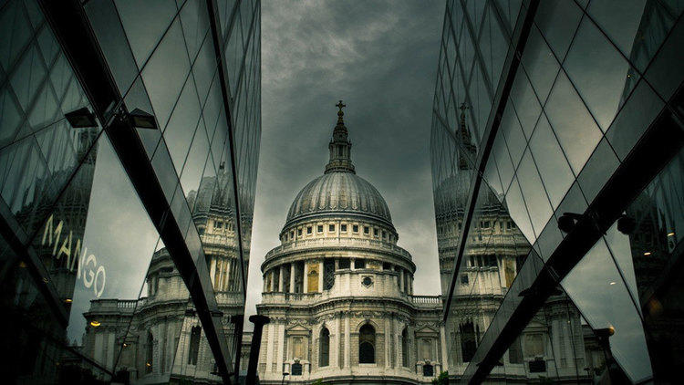29 gloomy photos of London from Arron Strutt
