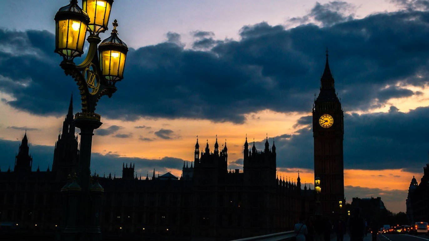 29 gloomy photos of London from Arron Strutt