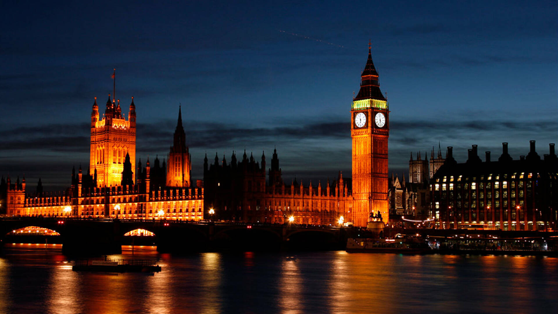 36 vibrant photos of life in London from Vera Stevens