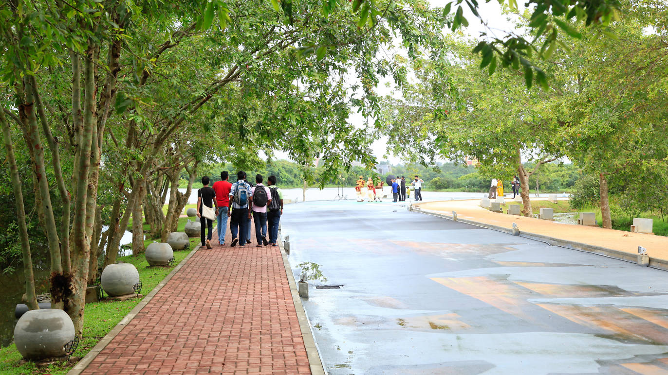 Diyatha Uyana in Diyawanna Oya | Things to do in Battaramulla, Sri Lanka