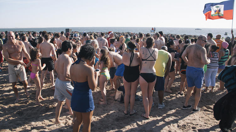 See Photos From The 2015 New Years Day Polar Bear Plunge
