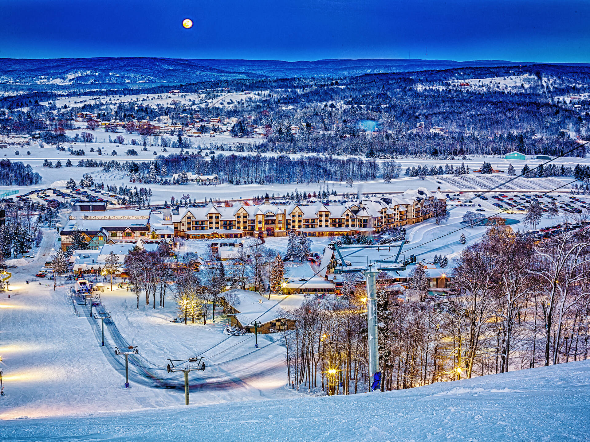 17 Best Ski and Snowboard Resorts Near Chicago To Visit This Winter