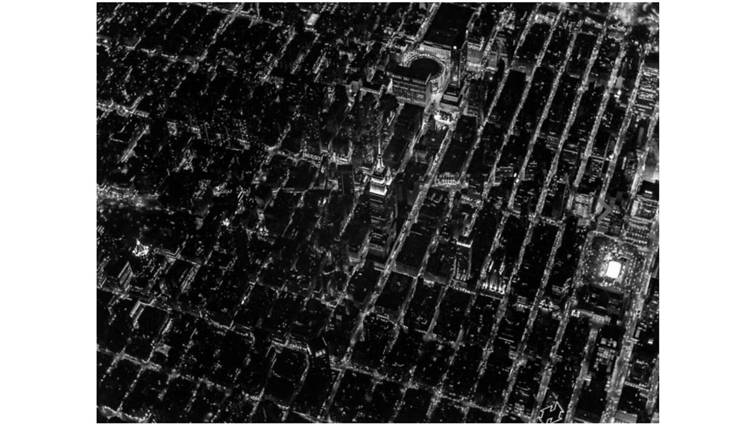 17 jaw-dropping nighttime photos of NYC taken from a chopper