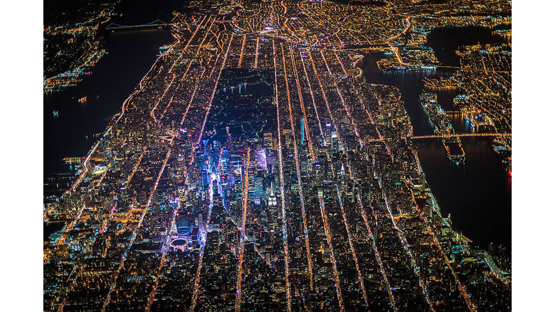17 jaw-dropping nighttime photos of NYC taken from a chopper
