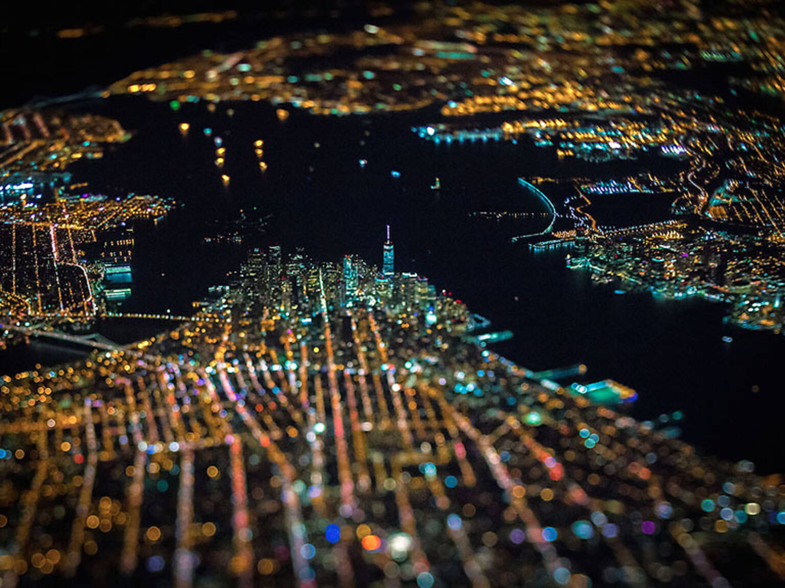 17 jaw-dropping nighttime photos of NYC taken from a chopper