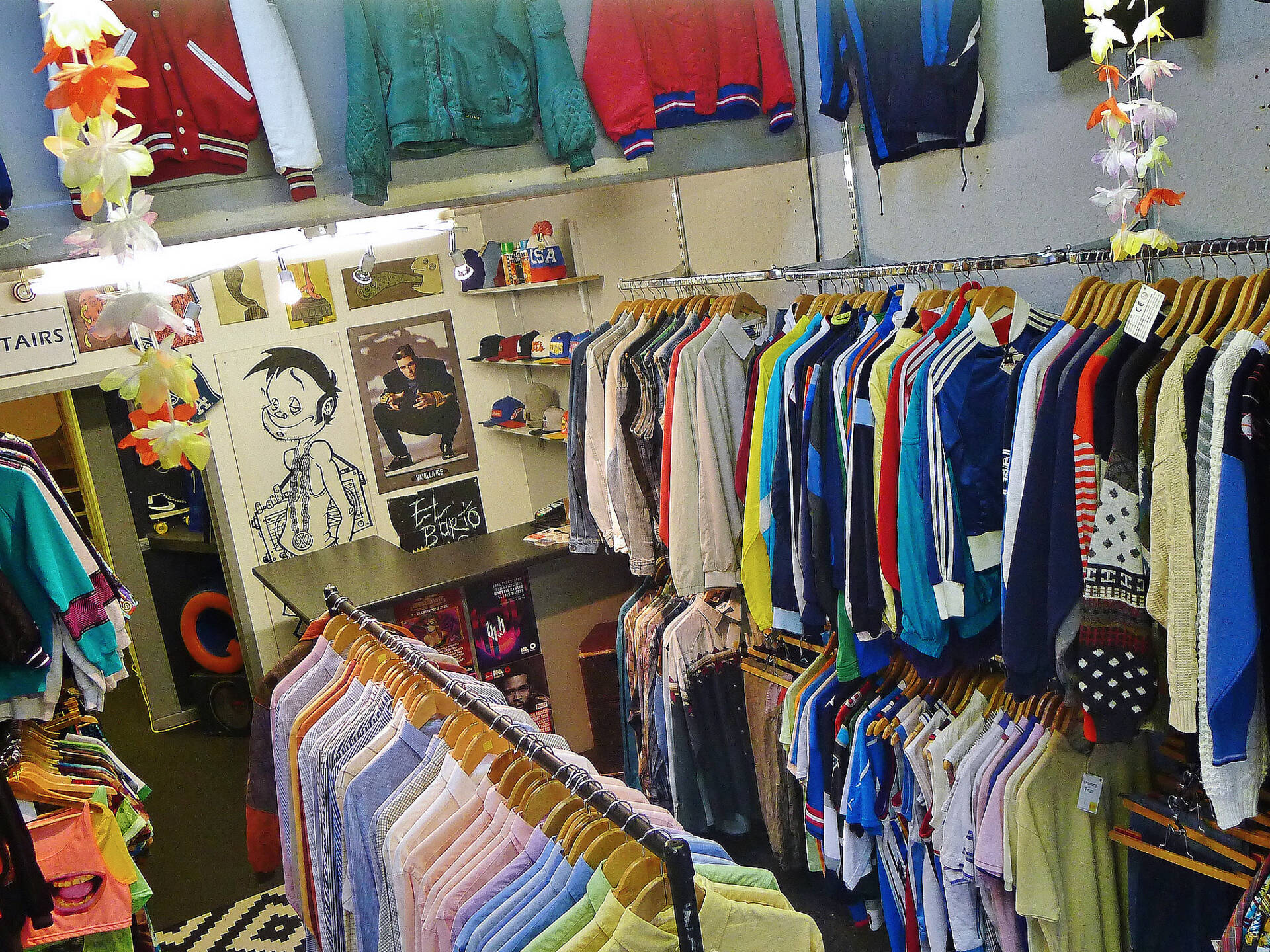 6 Best Vintage Shops in Bristol for Amazing Second-Hand Clothes