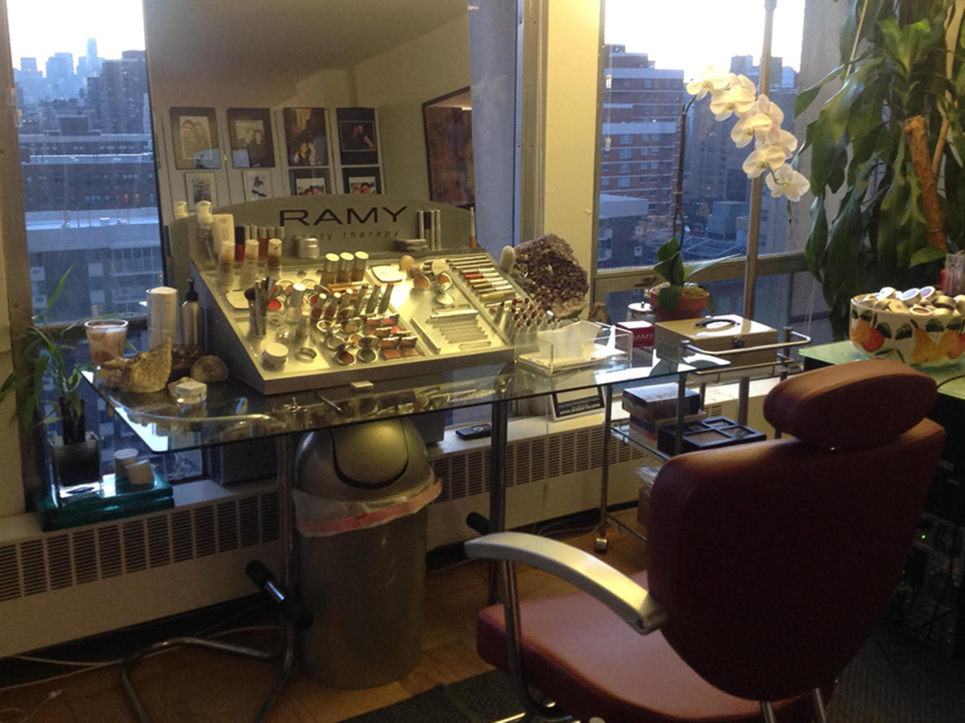 Best brow bars in NYC for eyebrow threading, tweezing or waxing