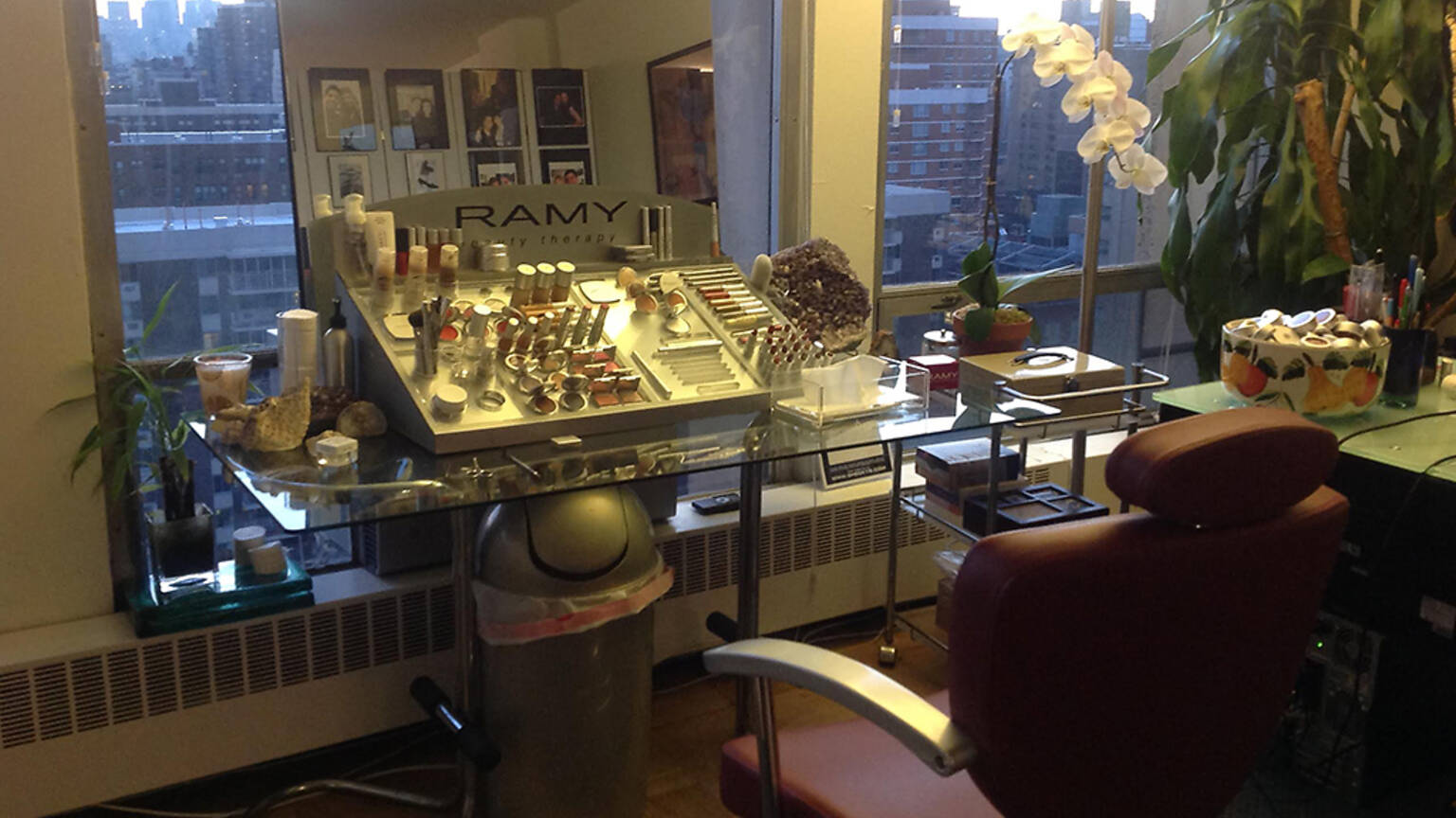 Best brow bars in NYC for eyebrow threading, tweezing or waxing