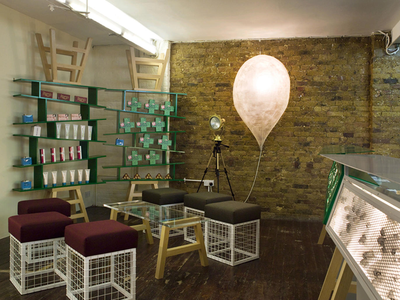 Best brow bars in NYC for eyebrow threading, tweezing or waxing