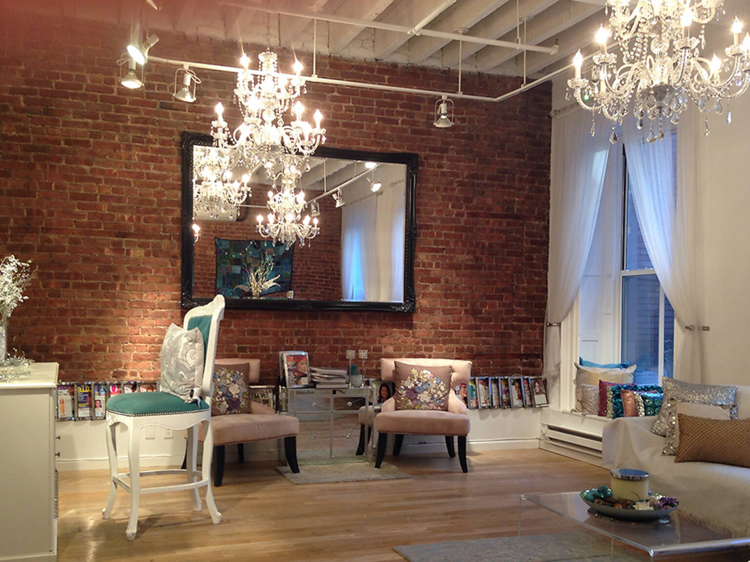 Best brow bars in NYC for eyebrow threading, tweezing or waxing