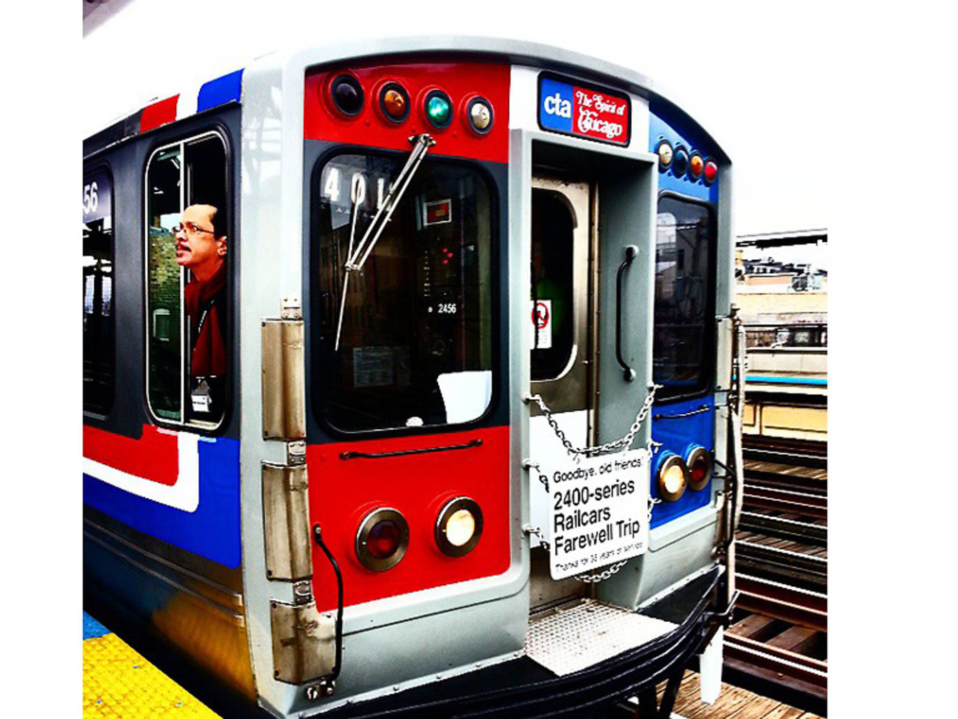 Vintage 1970s Chicago 'El' trains take a farewell ride