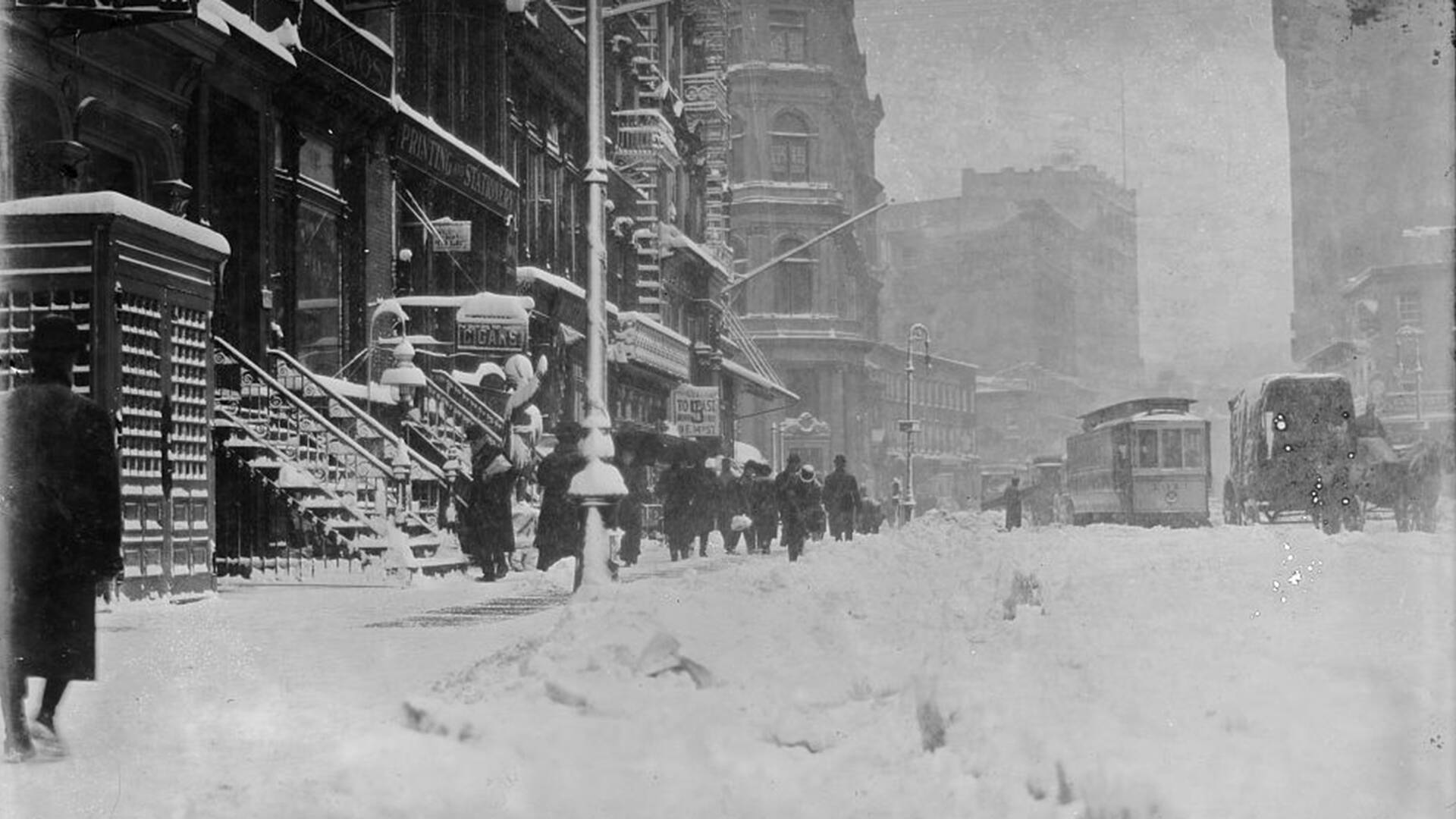 See photos of NYC in snowstorms through the decades