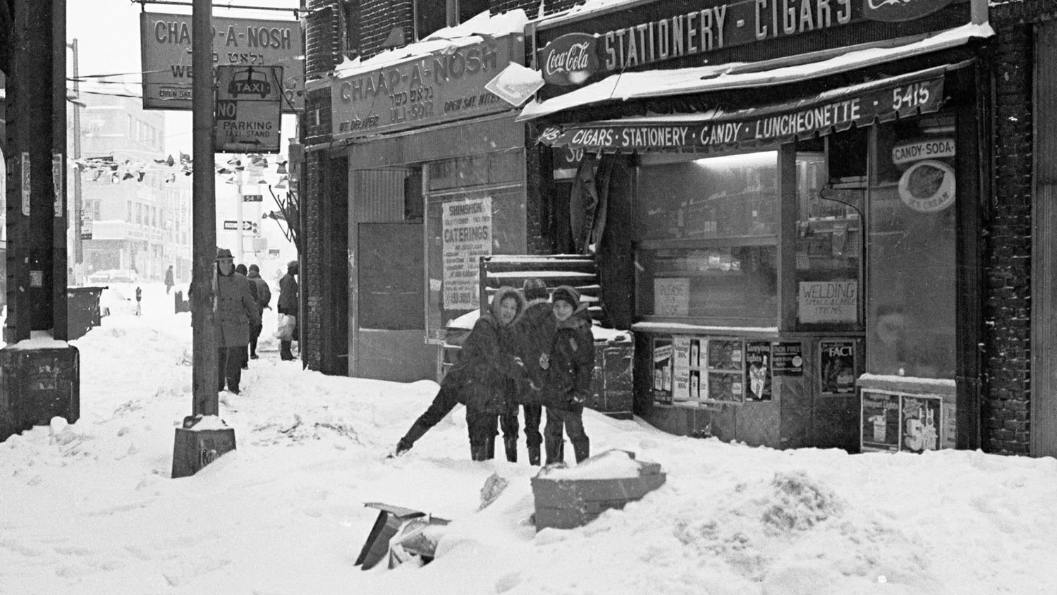 See photos of NYC in snowstorms through the decades
