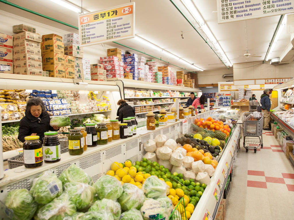 The best grocery stores in Chicago for produce, meat and more