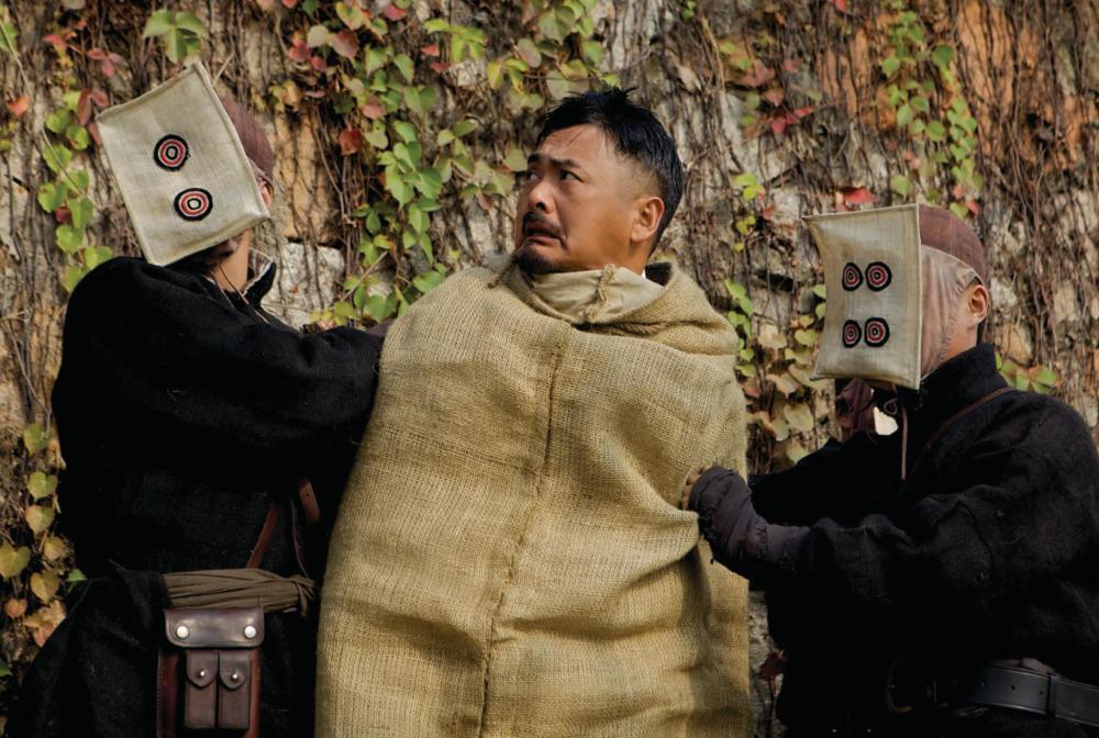 Let The Bullets Fly 2010, directed by Jiang Wen | Film review