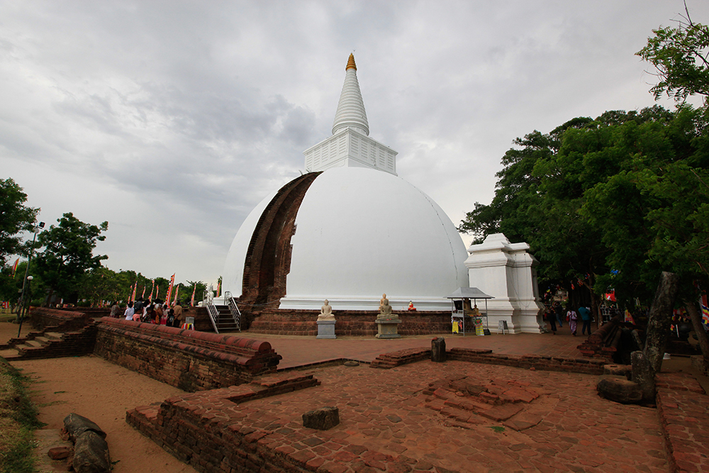 Somawathiya Temple | Attractions in Polonnaruwa, Sri Lanka