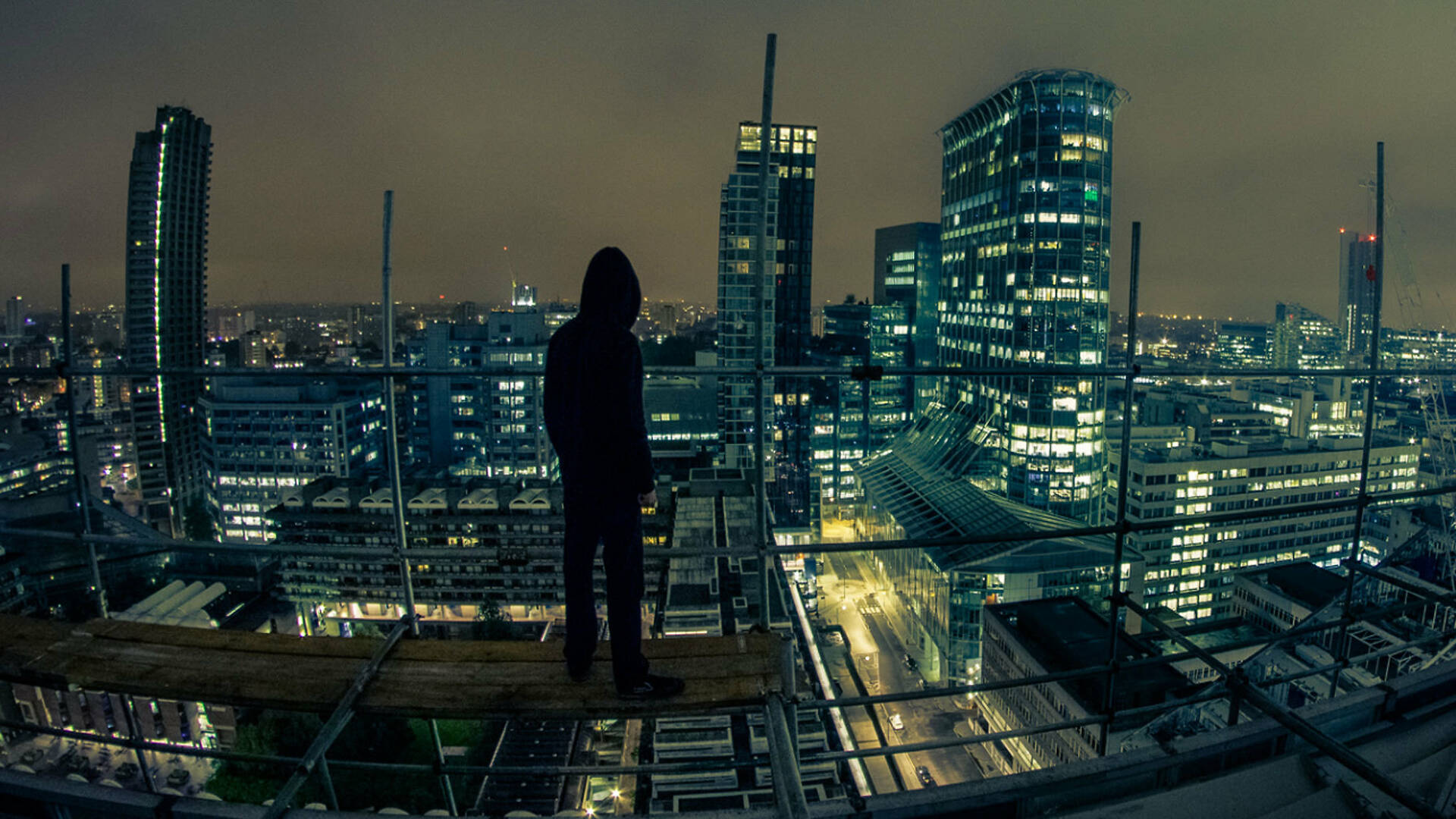 30 pictures of urban explorers in London