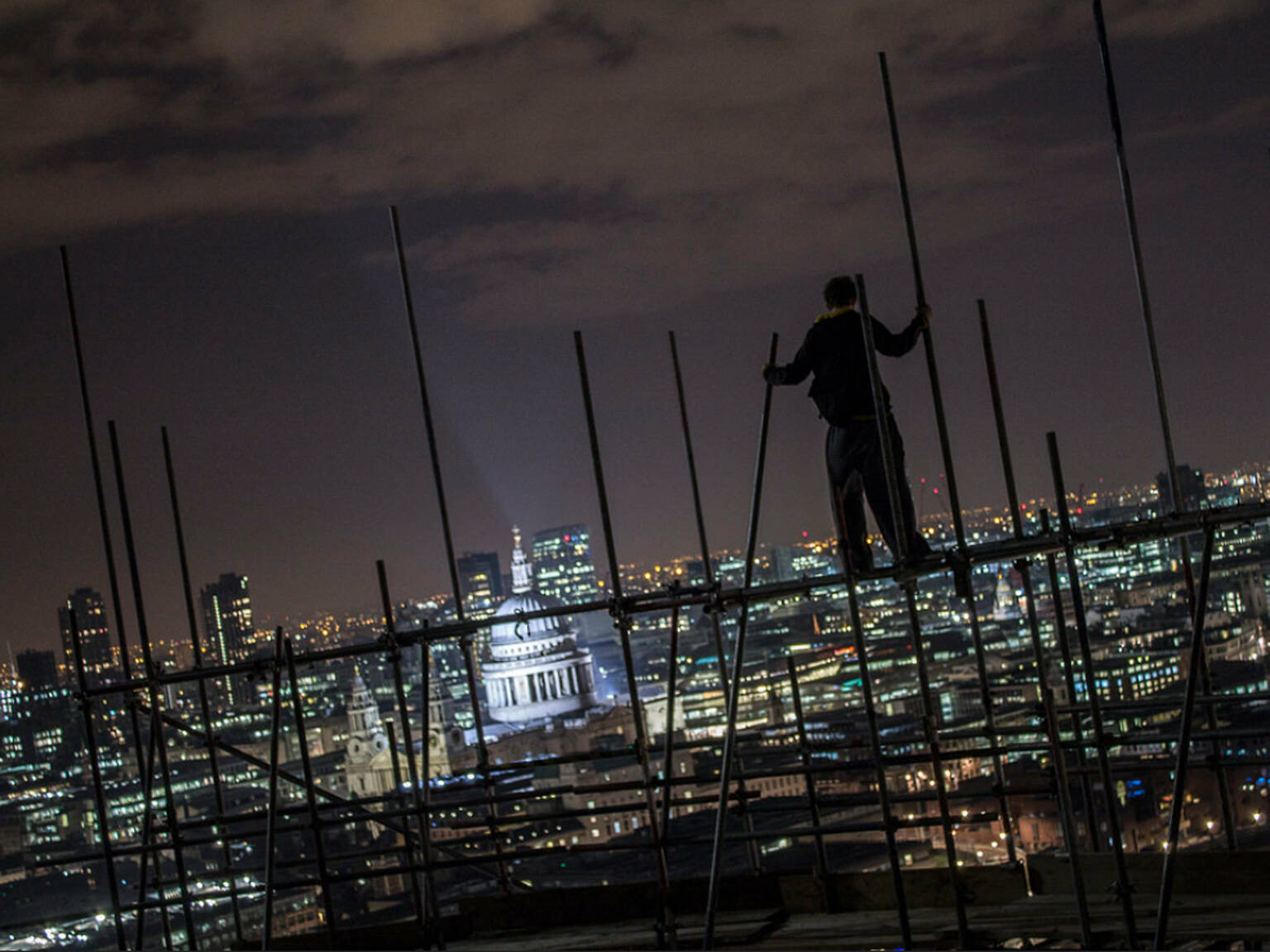 30 pictures of urban explorers in London
