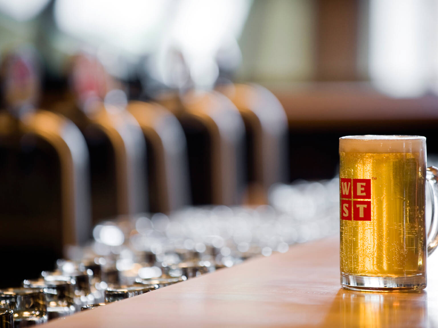 12 Best Beer Gardens in Glasgow for Outdoor Drinking