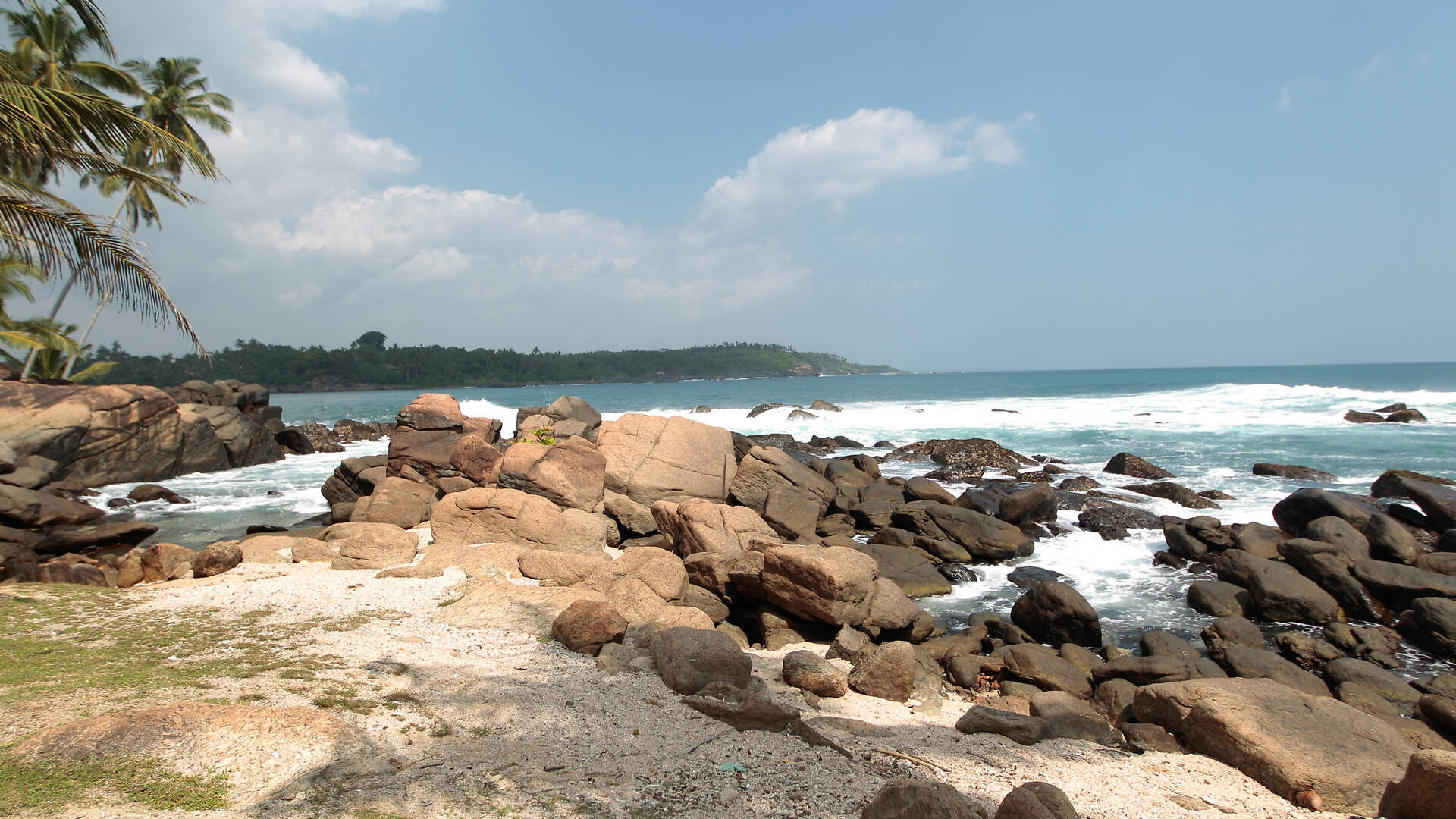 Dondra Head Lighthouse | Attractions in Devinuwara, Sri Lanka