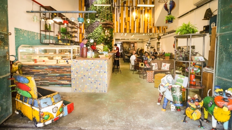 Aeiou | Restaurants in Kallang, Singapore