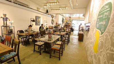 Aeiou | Restaurants in Kallang, Singapore