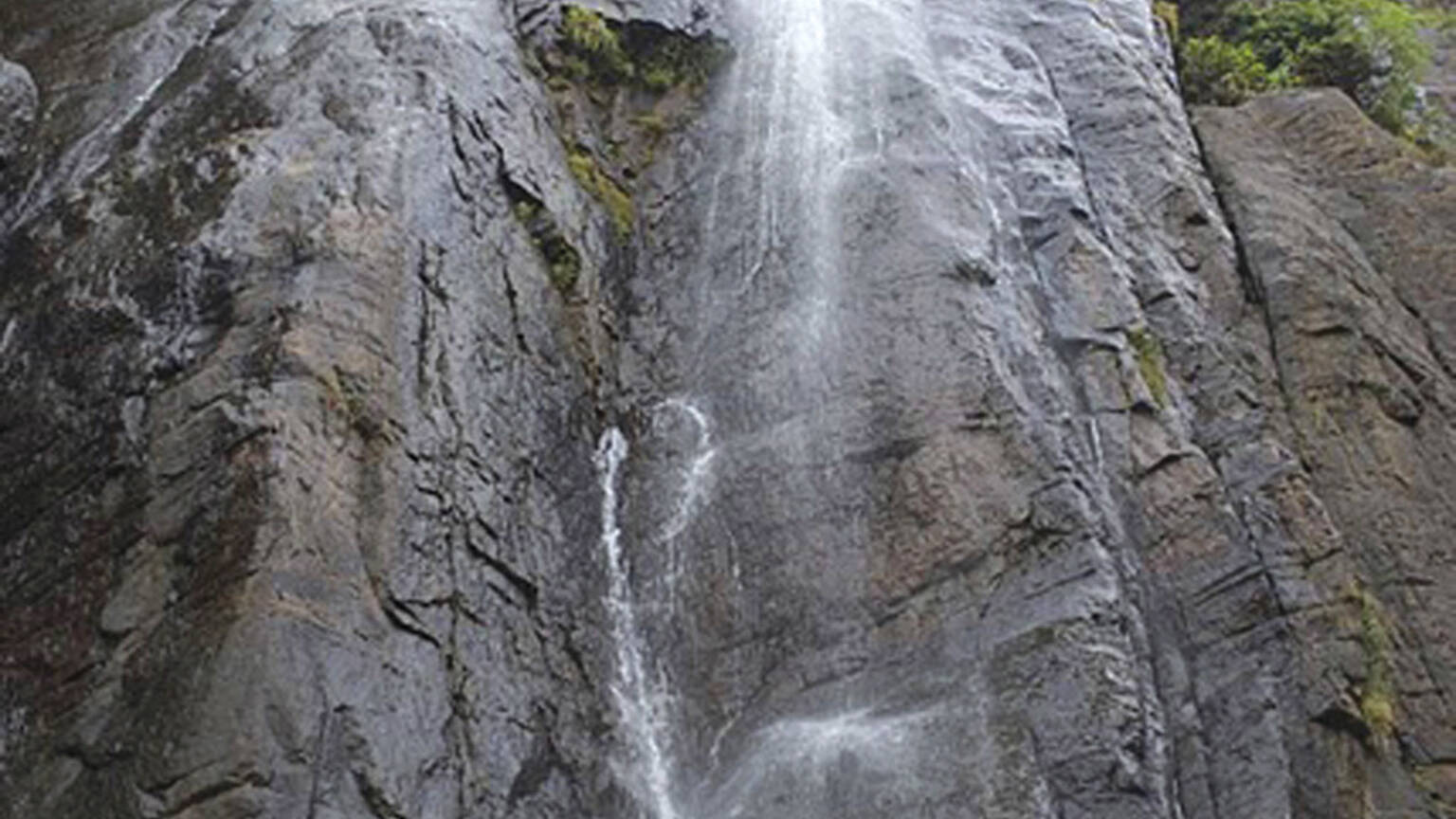 Bambarakanda Falls | Travel in Badulla, Sri Lanka