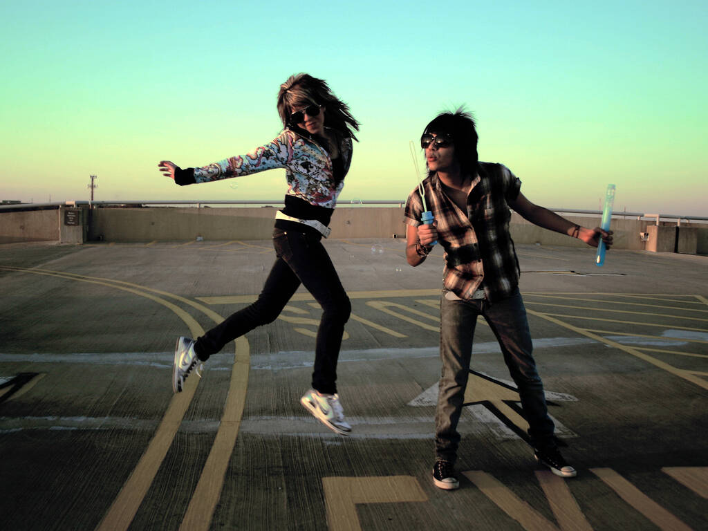 Fashion trends and accessories popular in 2005