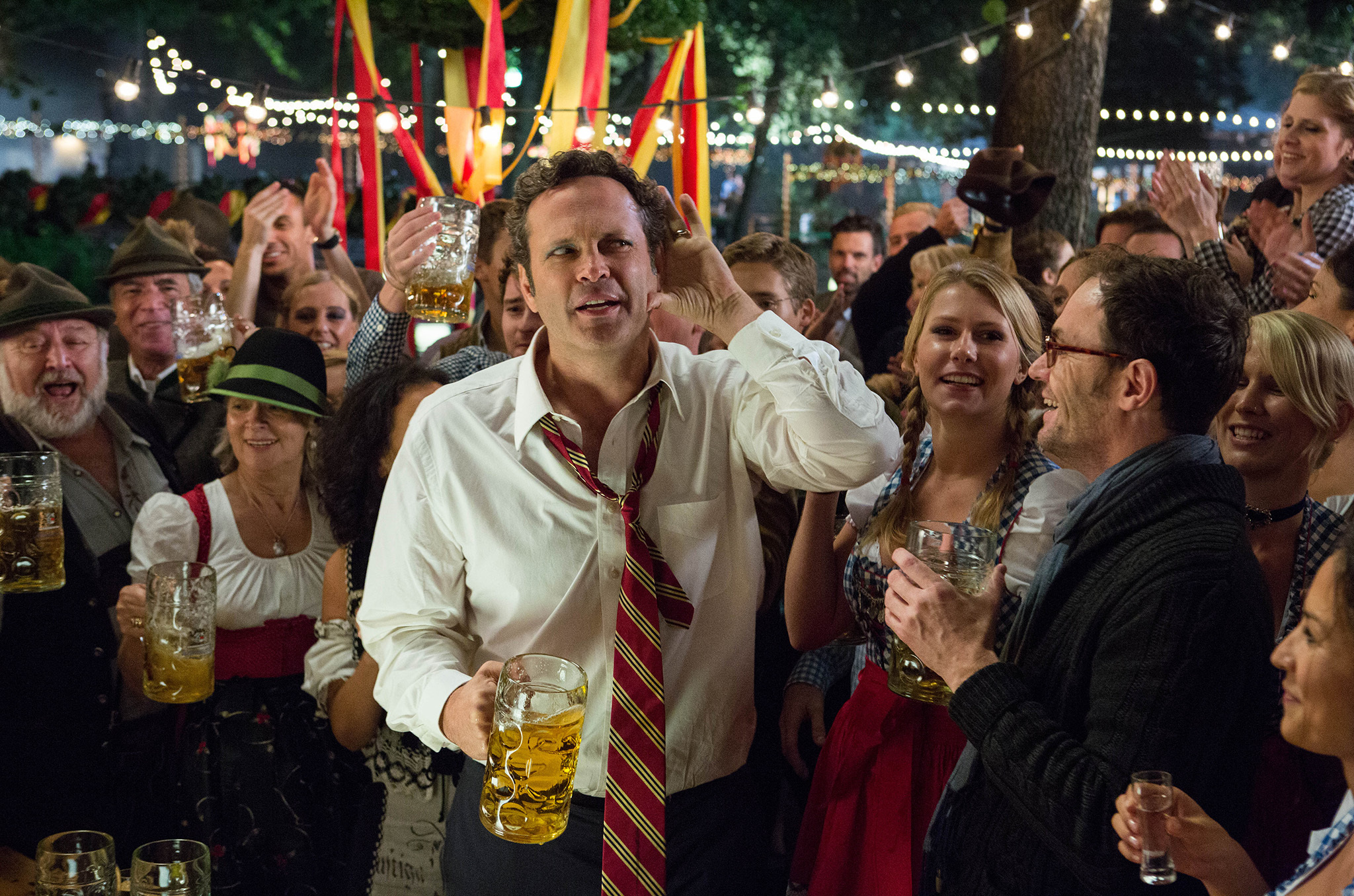 Unfinished Business 2015, directed by Ken Scott | Film review