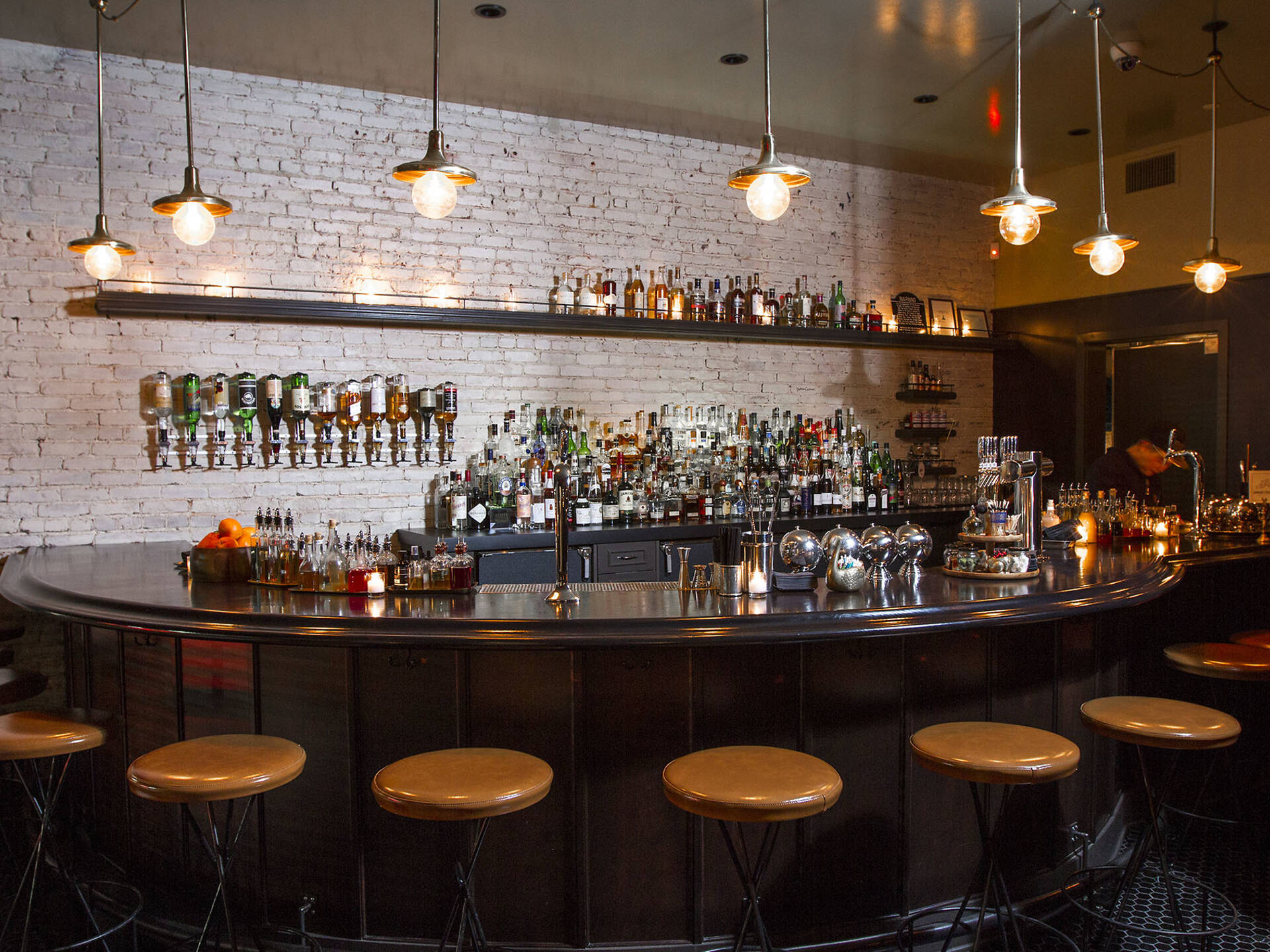 22 Best Cocktail Bars in Los Angeles For Amazing Drinks