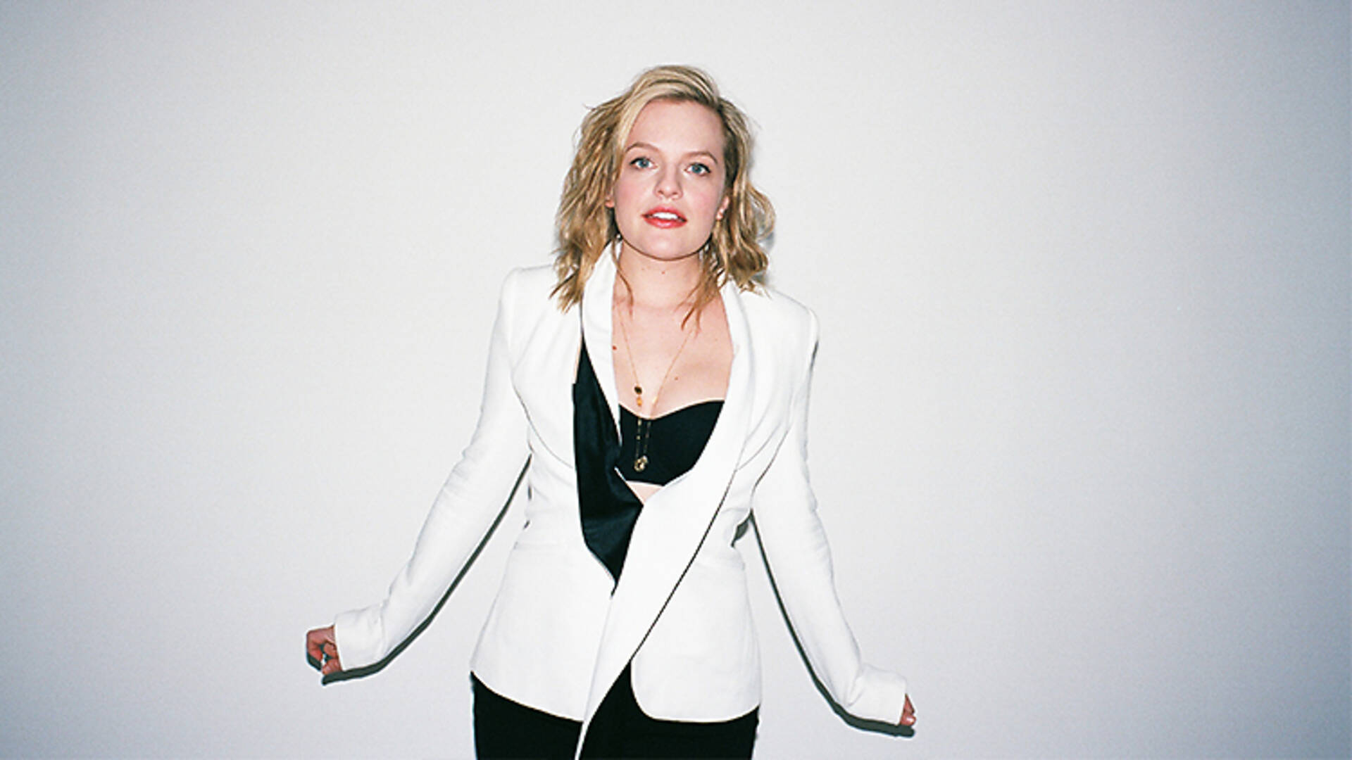 See behind-the-scenes photos of Elizabeth Moss’s Time Out New York ...