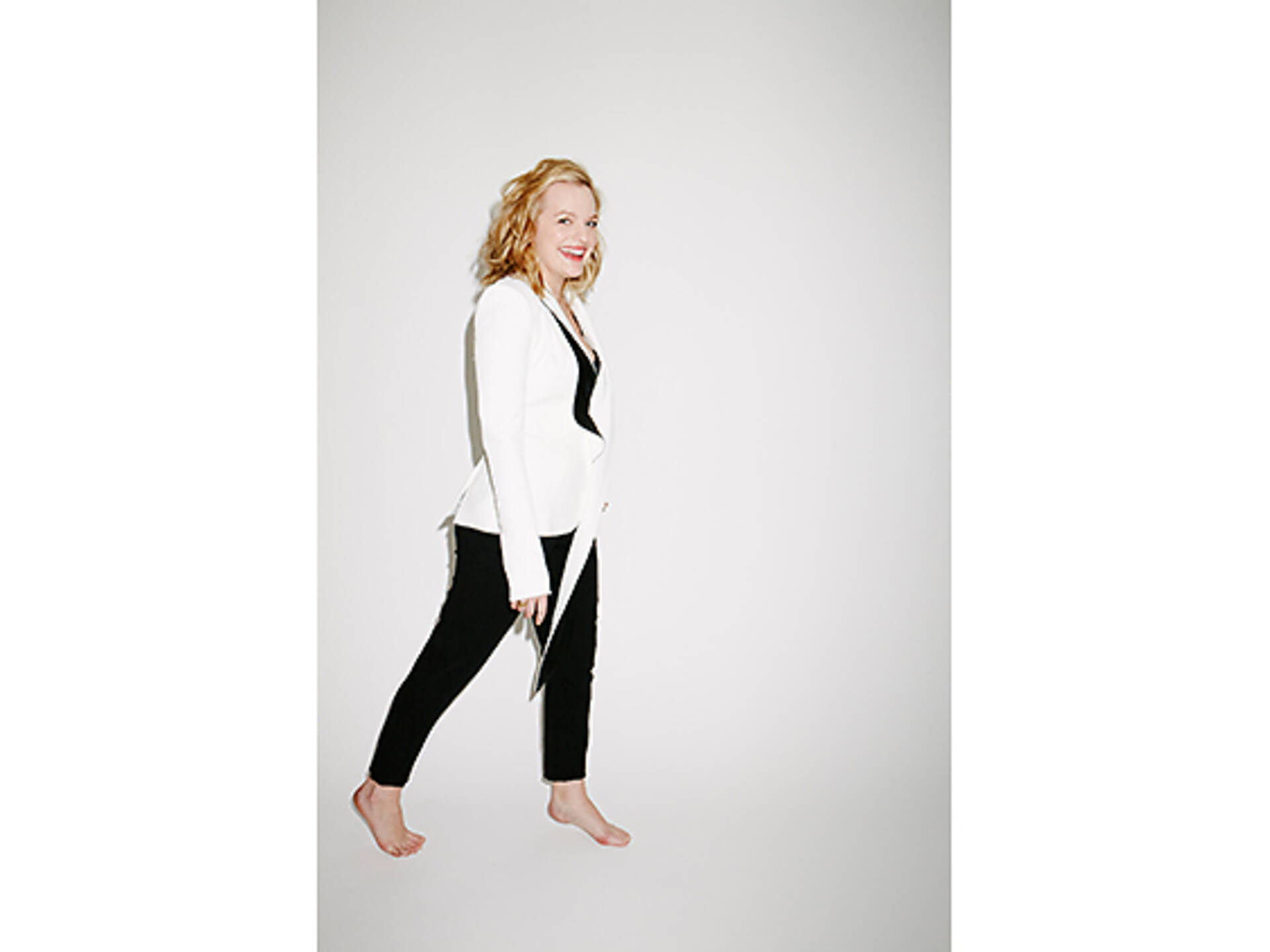 See behind-the-scenes photos of Elizabeth Moss’s Time Out New York ...