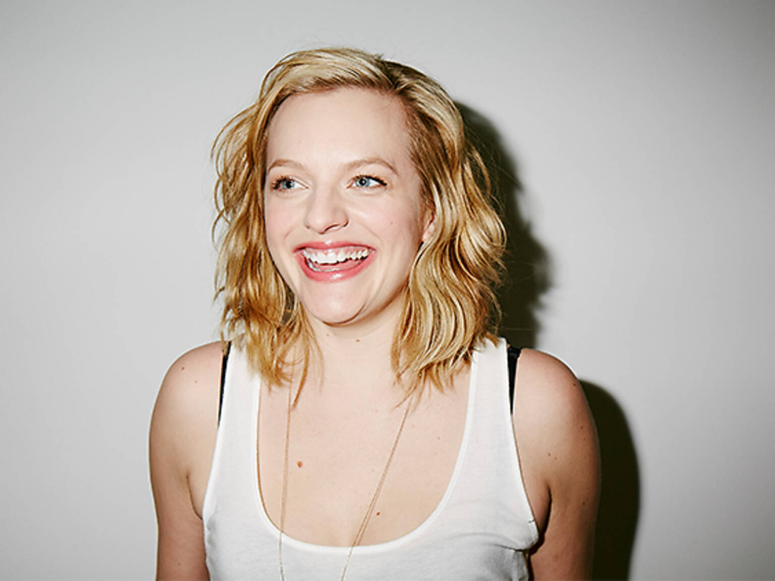 See behind-the-scenes photos of Elizabeth Moss’s Time Out New York ...