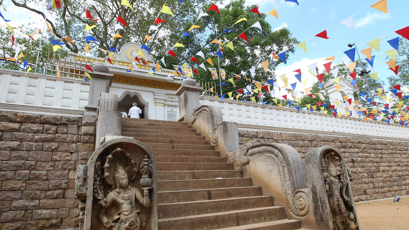 Sri Maha Bodhiya | Attractions in Anuradhapura, Sri Lanka