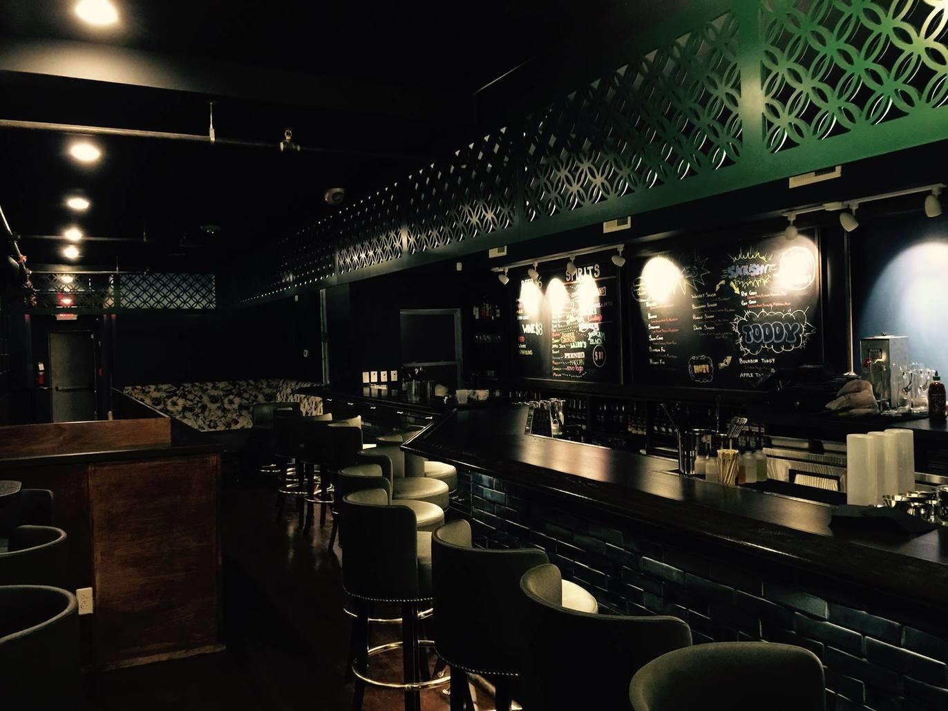 18 Best Bars in DC | Cocktails, Rooftop Bars and More