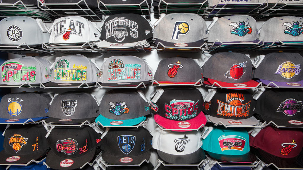 Lids | Shopping in Loop, Chicago