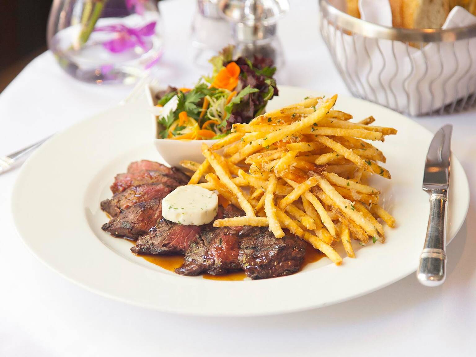 The best steak frites dishes in Los Angeles