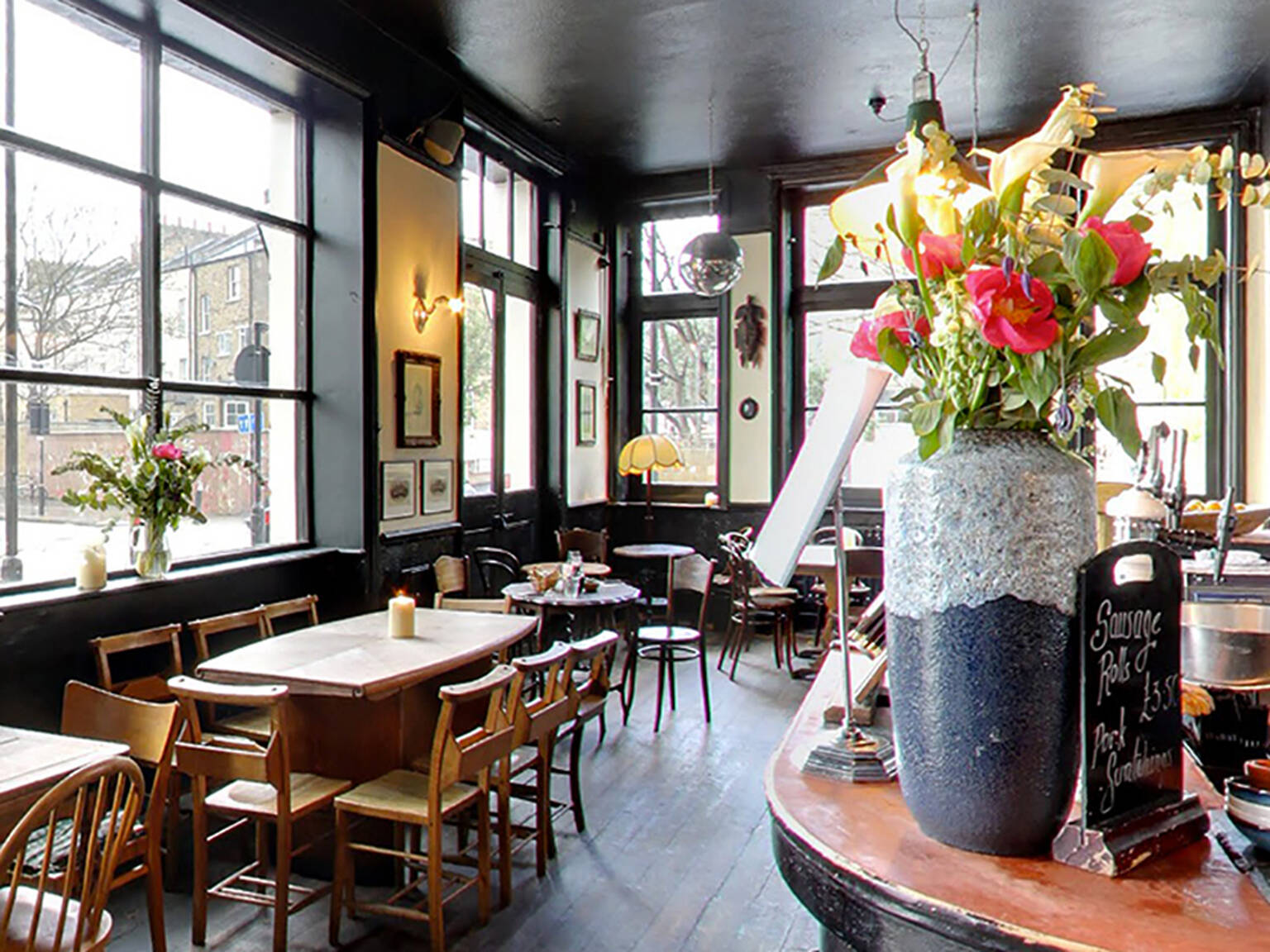 13 Best Pubs in Hackney For East London Boozing