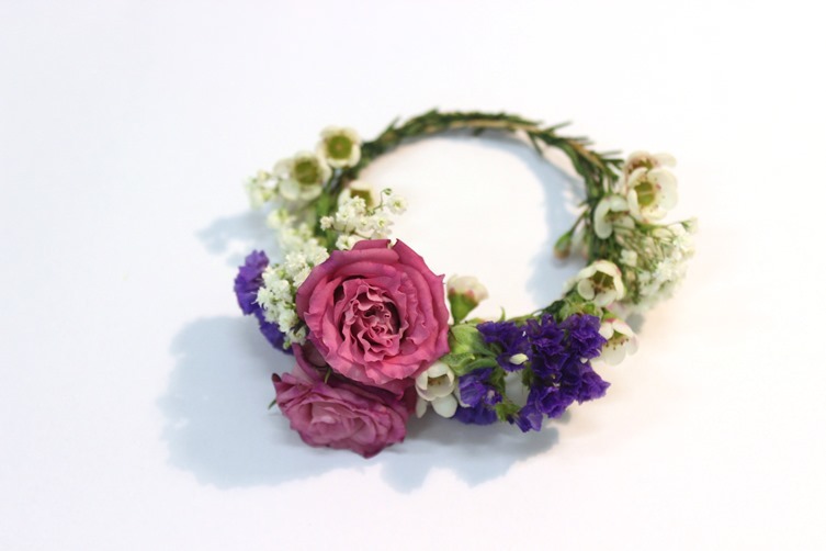 How to make a flower bracelet