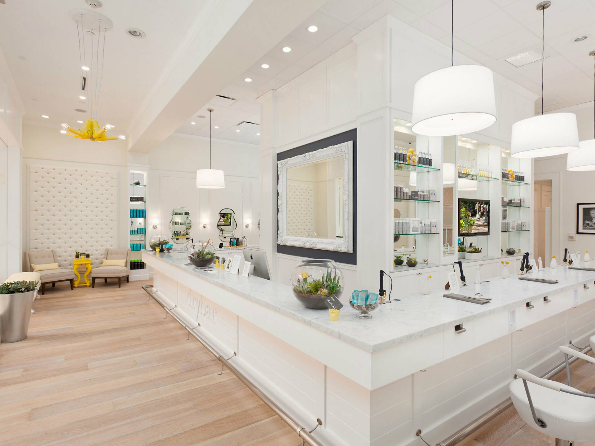 Find a blow dry bar in NYC for great hair styles