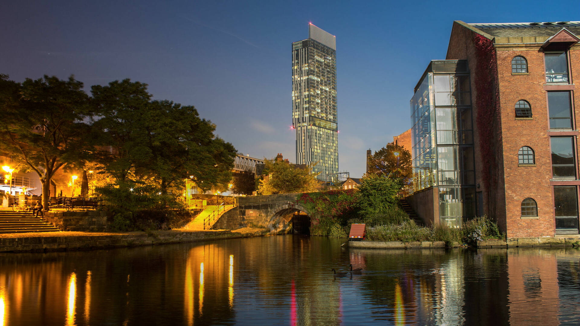 25 photographs of Manchester by Tom Quaye