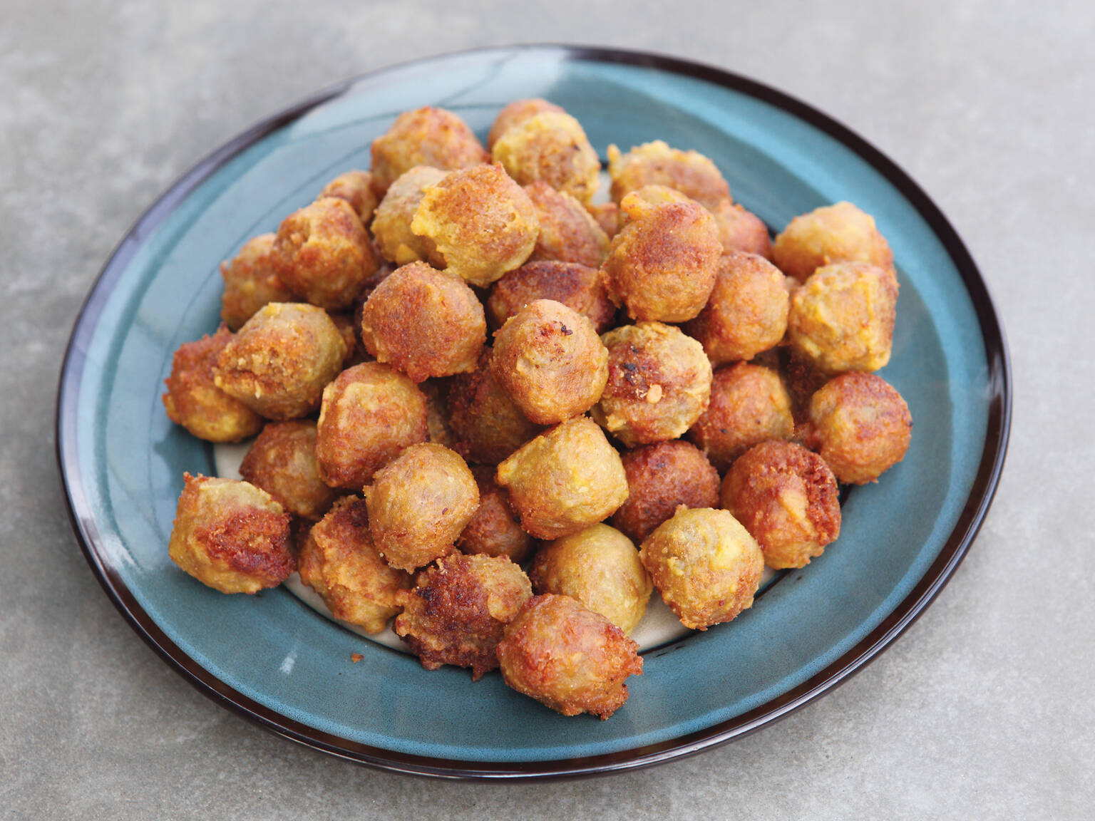 Welcoming the New Year (Avurudu) in Sri Lanka