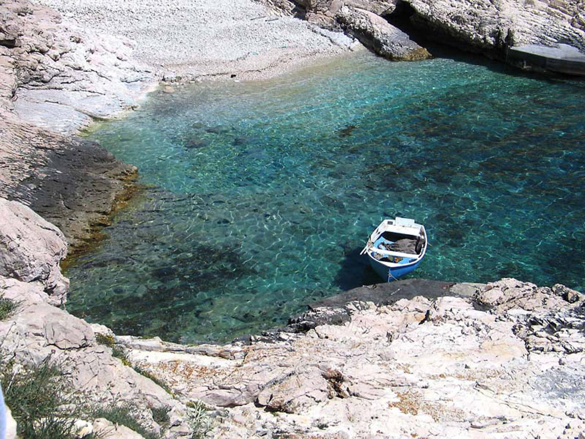 The best Vis beaches, and where to get a tan on the bays, coves and ...