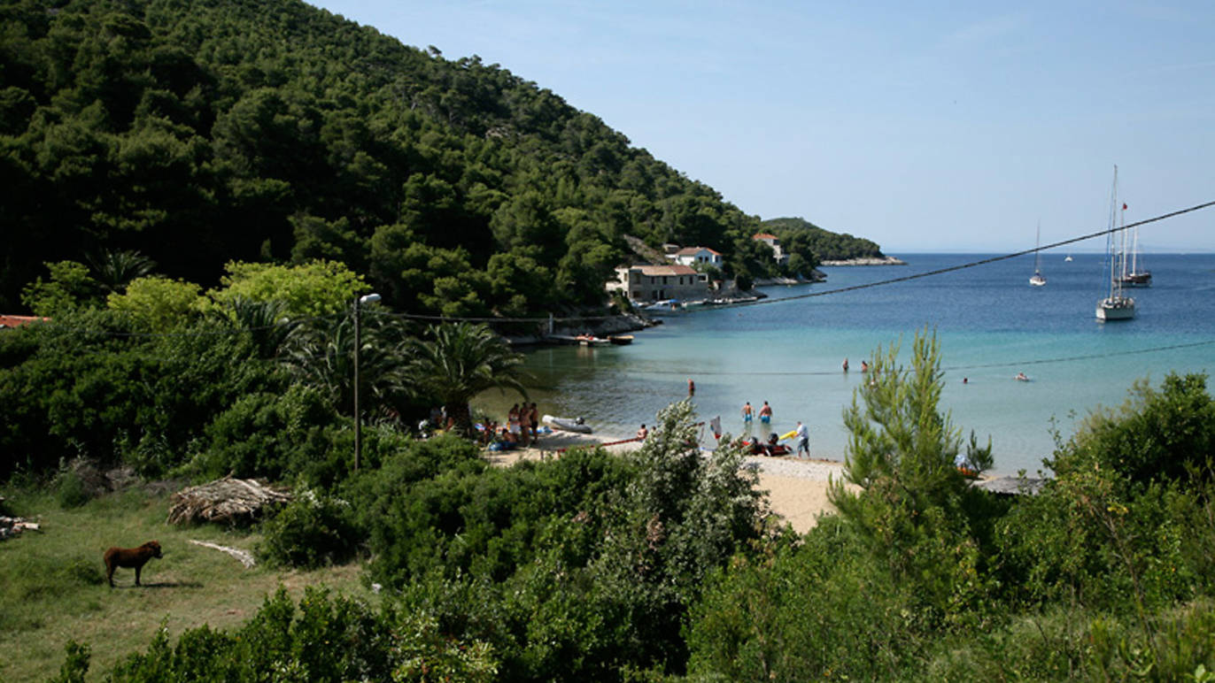 The best Vis beaches, and where to get a tan on the bays, coves and ...