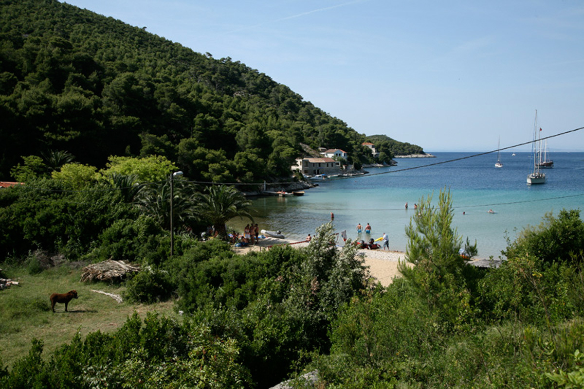The best Vis beaches, and where to get a tan on the bays, coves and ...