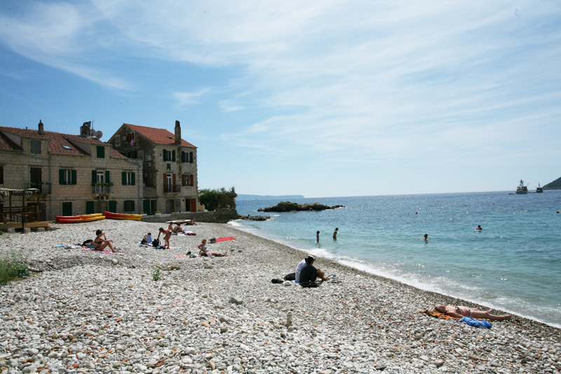 The best Vis beaches, and where to get a tan on the bays, coves and ...