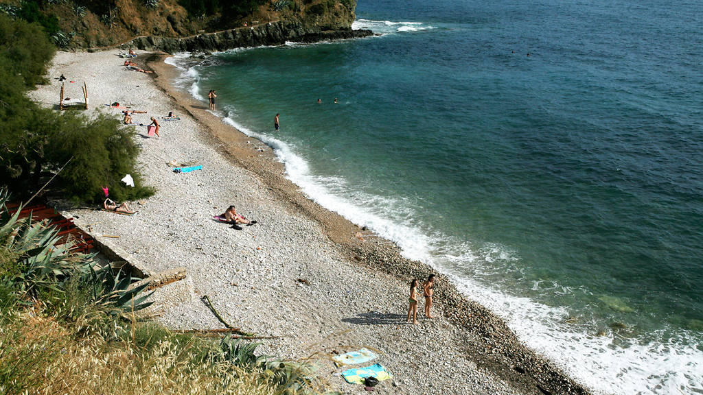 The best Vis beaches, and where to get a tan on the bays, coves and ...
