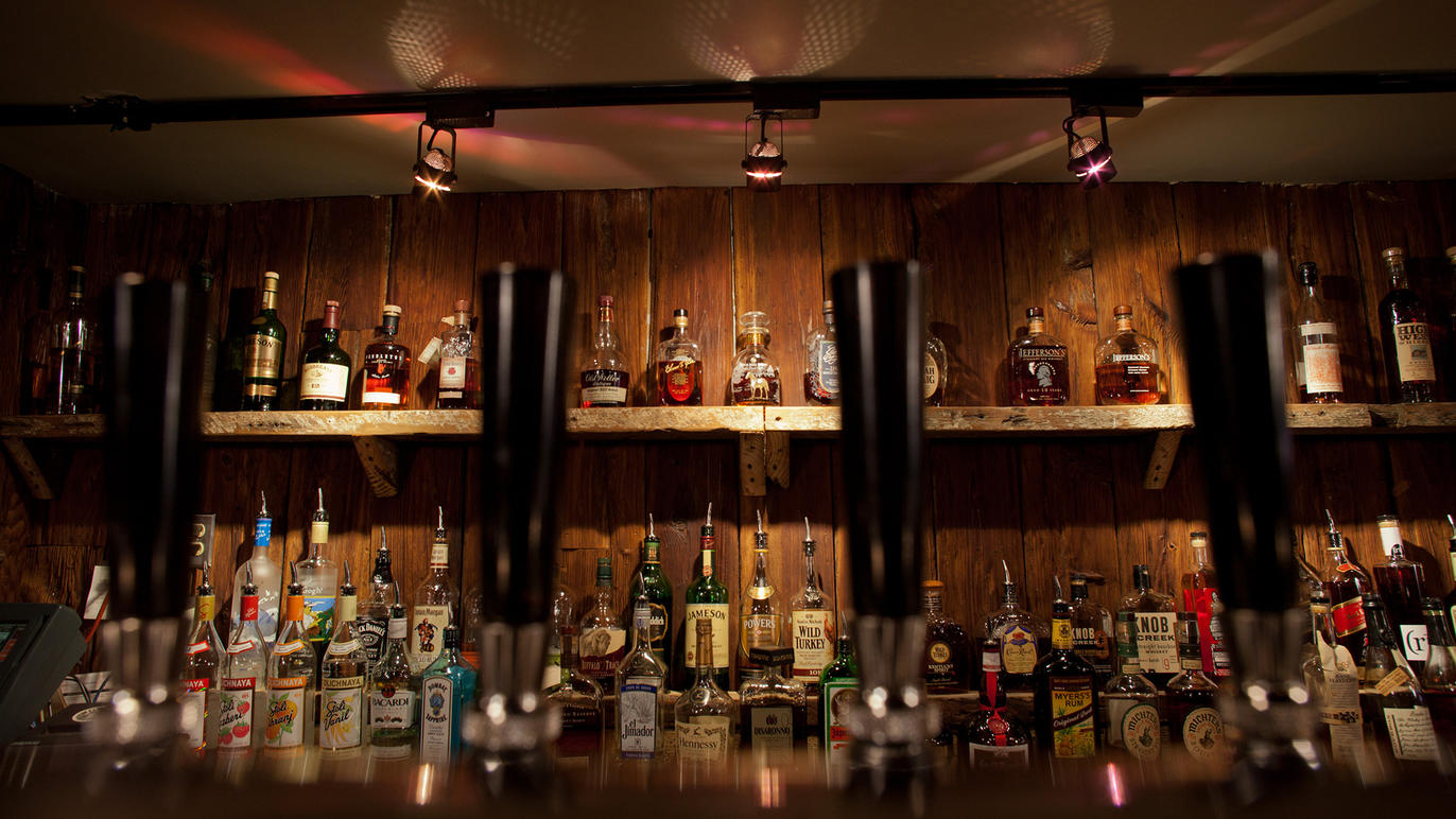 Smoke & Barrel | Bars in Adams Morgan, Washington DC