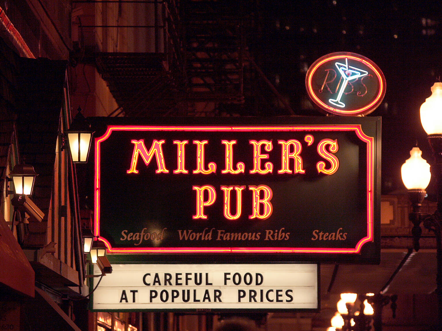 32 Chicago Bars That Stay Open Until 4am