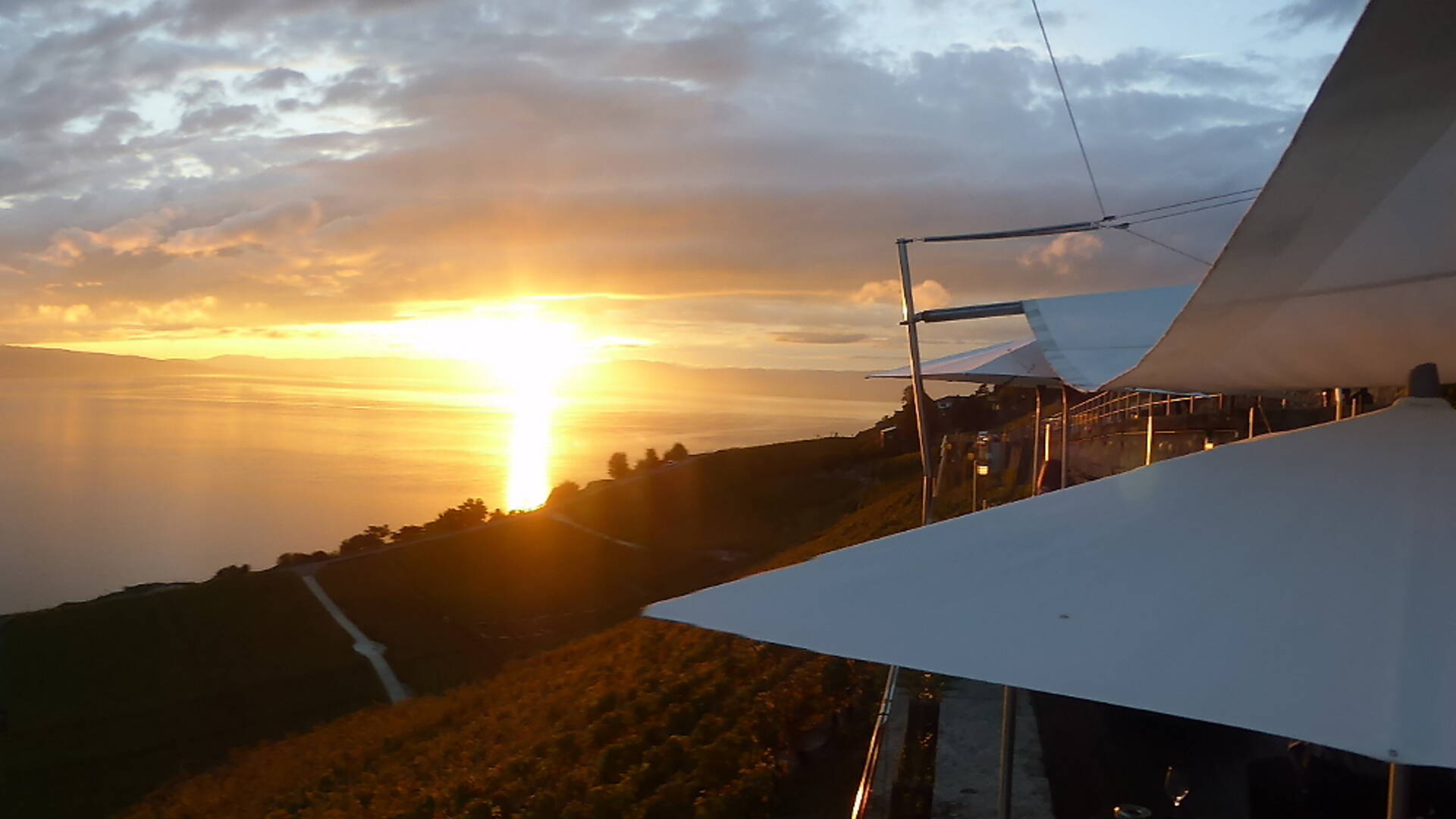 Le Deck | Bars and pubs in Lavaux-Oron, Switzerland